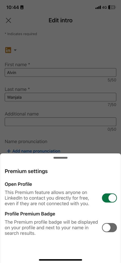 How to Show or Hide Your LinkedIn Premium Badge