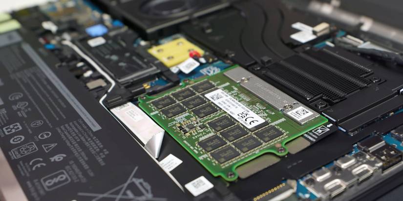 CAMM vs. SODIMM: What Is It and What's the Difference?