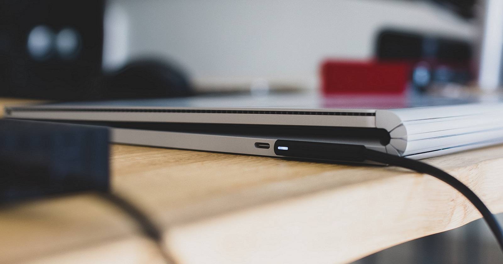 How to Add a Full Battery Charge Notification to Windows 10 & 11