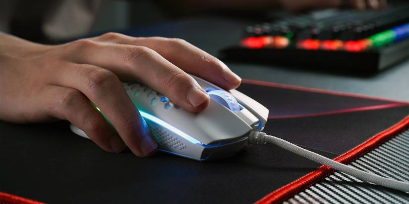 Hard Mouse Pads vs. Cloth Mouse Pads: Which Is Right for You?