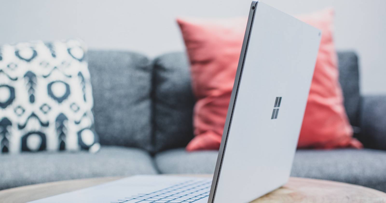 How to Quickly Change Windows and Browser Tabs With Your Keyboard on Windows