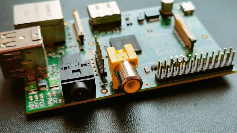 7 Ways to Connect a Raspberry Pi to a TV, Display, or Monitor
