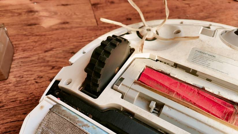 10 Tips to Prolong Your Robot Vacuum's Lifespan