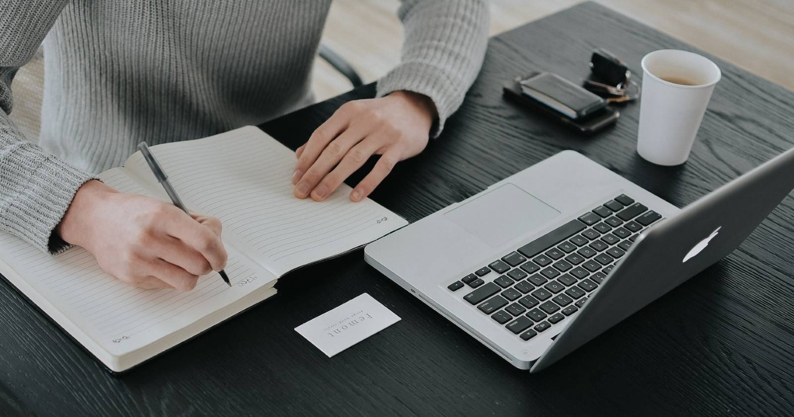 10 Handy Tools to Get AI-Generated Meeting Notes