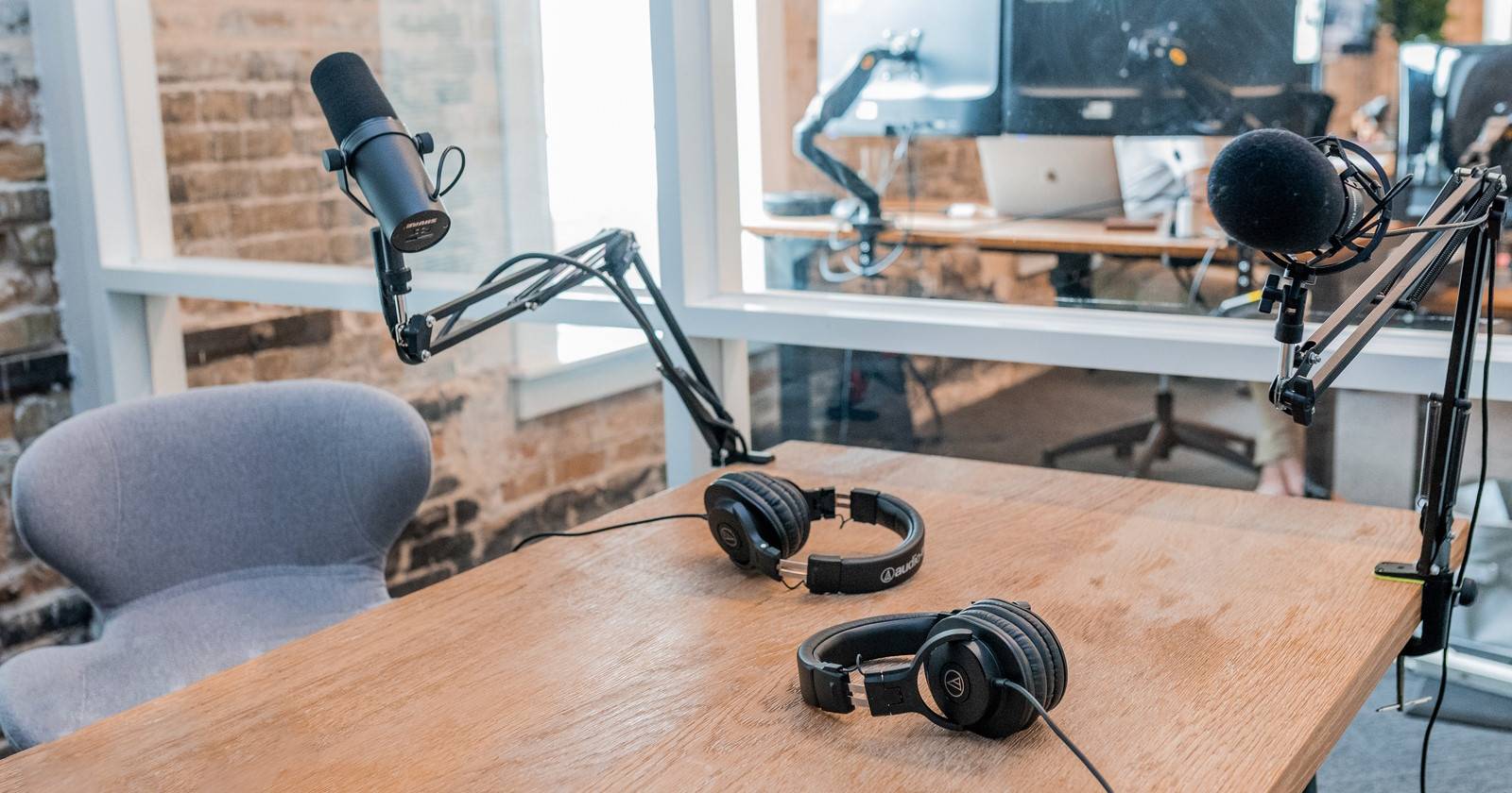 12 Podcasts That Made People Take Podcasting Seriously