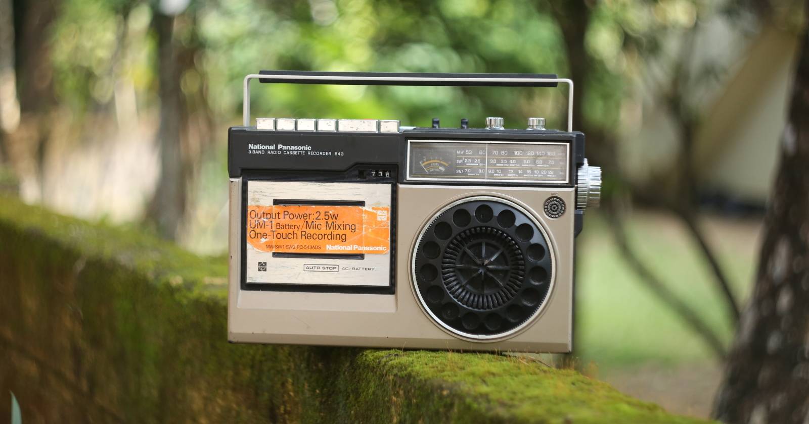 6 Chrome Extensions That Let You Listen to the Radio as You Browse