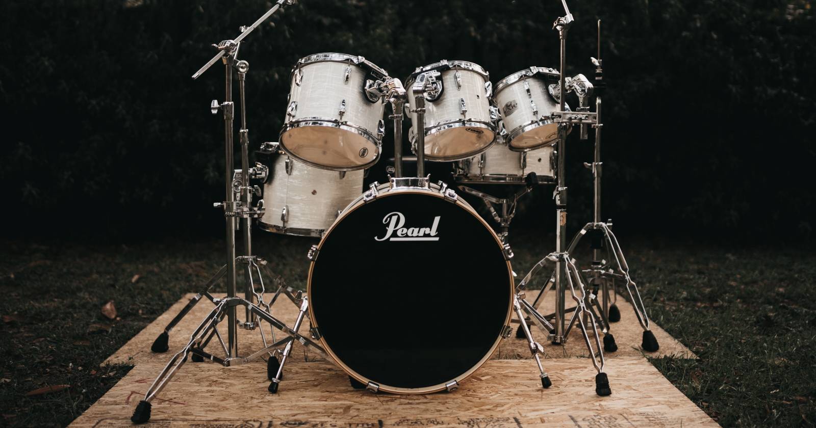 Play the Drums Virtually With These 6 Online Drum Sets