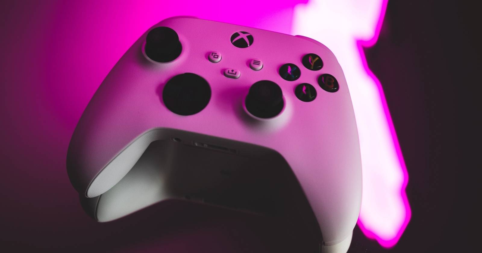 What Xbox’s “Unauthorized” Third-Party Controller Ban Means for Players