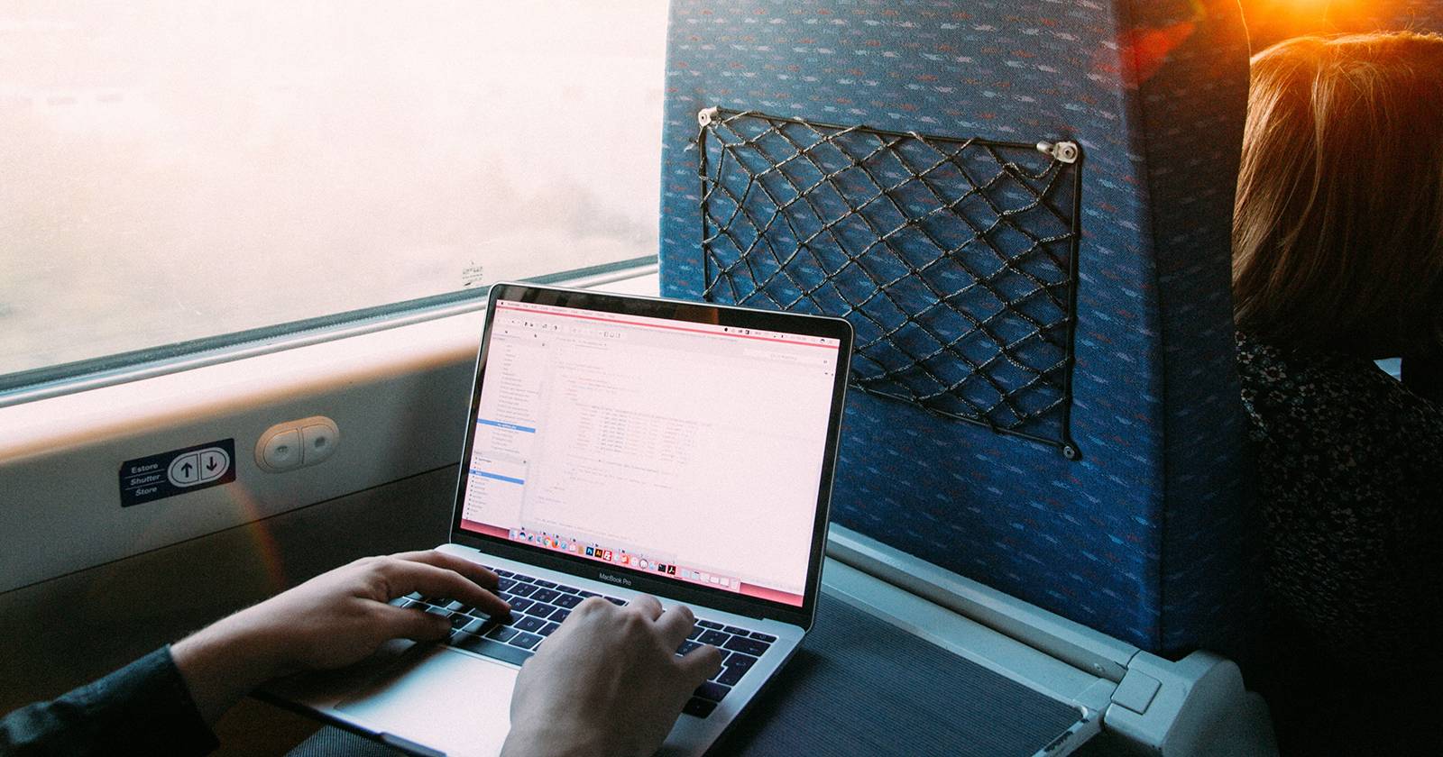 6 Things to Bring With Your MacBook While Traveling