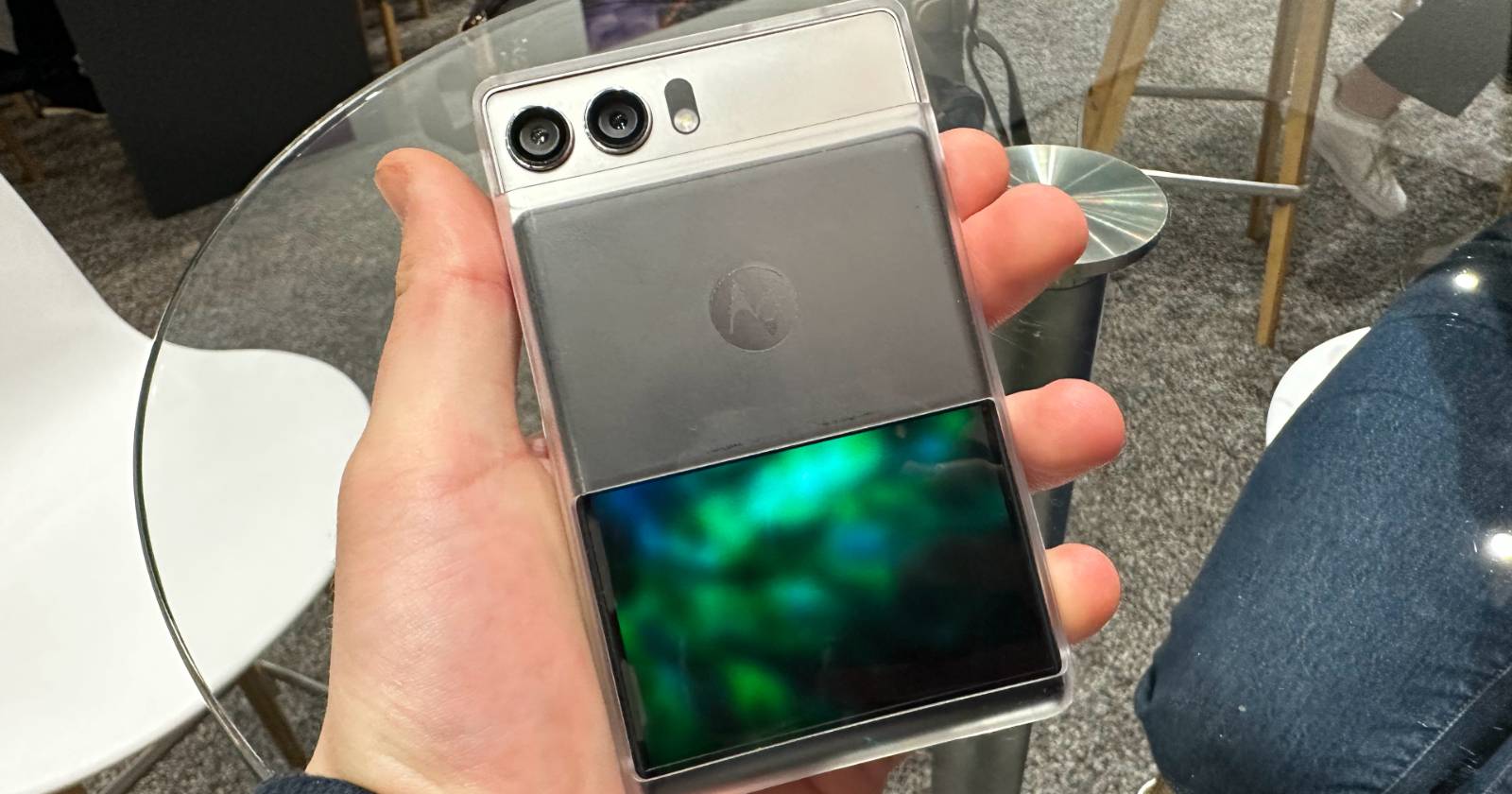 Motorola Rizr Rollable Smartphone Hands-On: Don't Roll With It