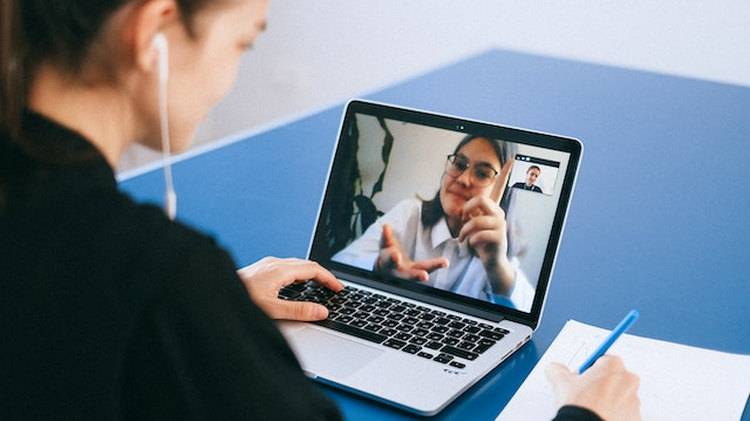 4 Neat Skype Features to Look for in Your Next Call