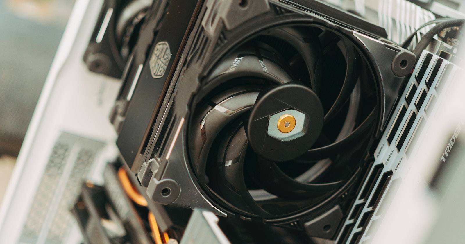 How to Make a Temperature-Controlled DC Fan