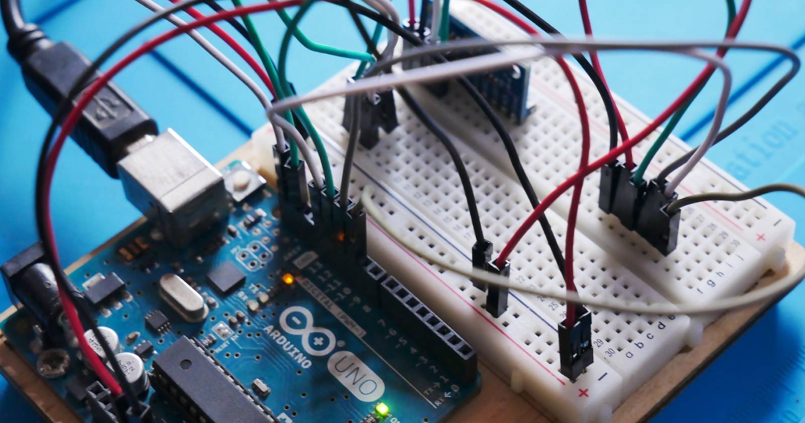 How to Measure Voltage on a Breadboard