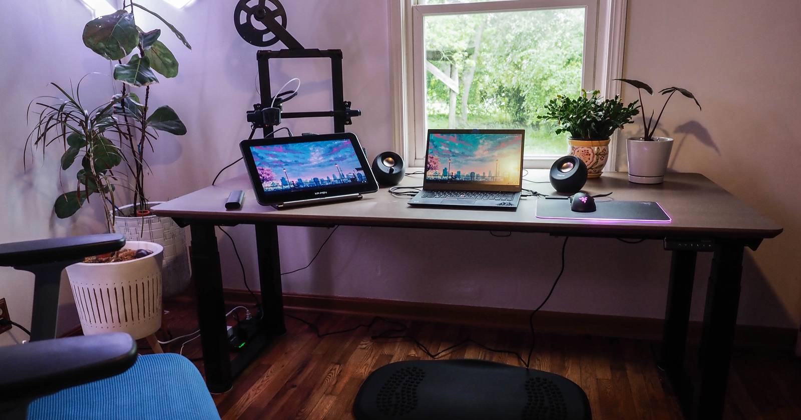 Flexispot E7Q Odin Review: Four Motorized Legs for Better Stability