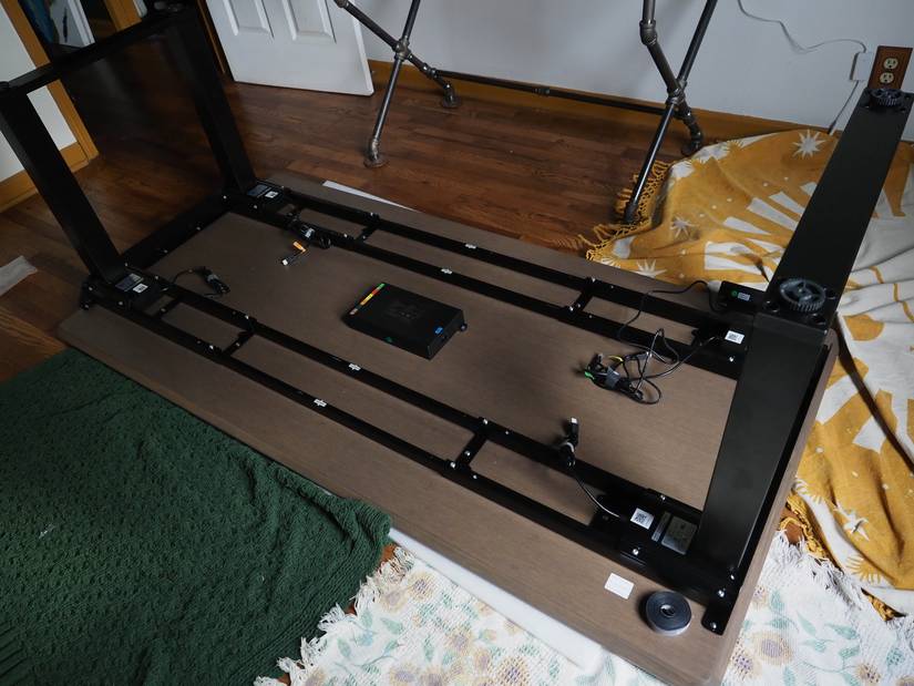Flexispot E7Q Odin Review: Four Motorized Legs for Better Stability