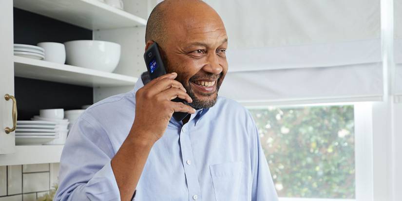5 Reasons Why Flip Phones Are Making a Big Comeback