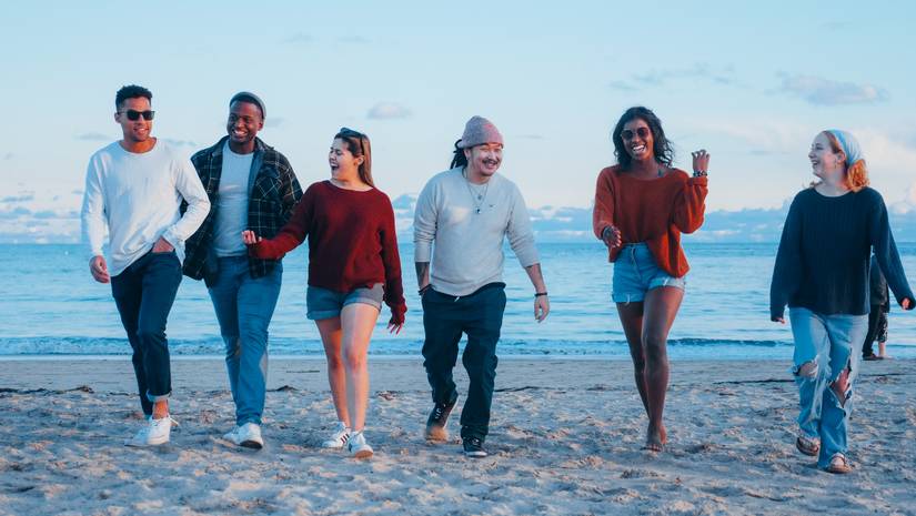 7 Ways Social Media Brings People Together
