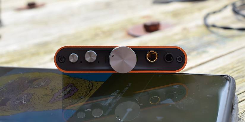 Planar Magnetic vs. Dynamic Headphones: What's the Difference, and What ...