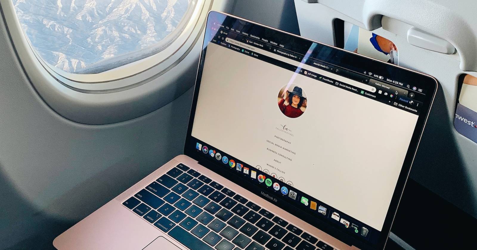 6 Ways to Use Your MacBook on a Flight