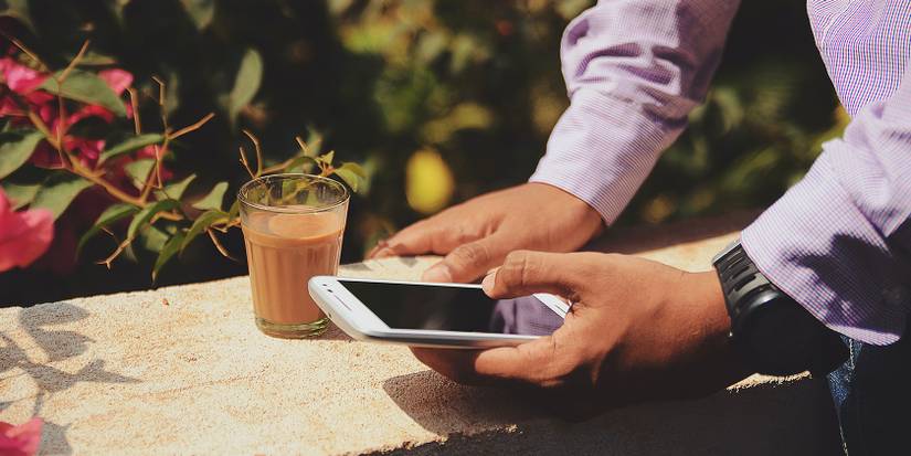 How to Avoid the 5 Most Common Injuries Associated With Cell Phone Use