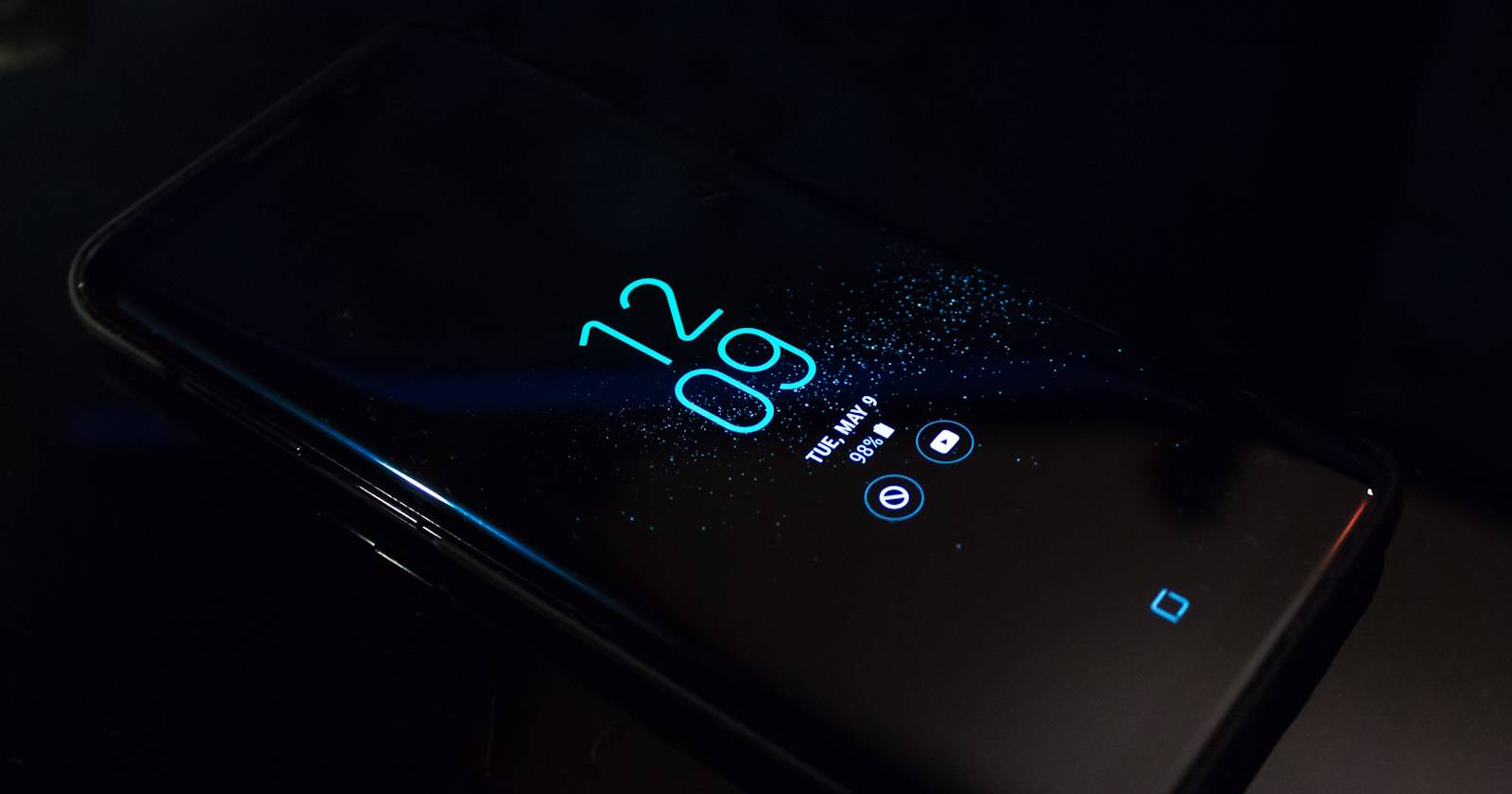 How to Unlock Your Android Phone Screen Without the Power Button