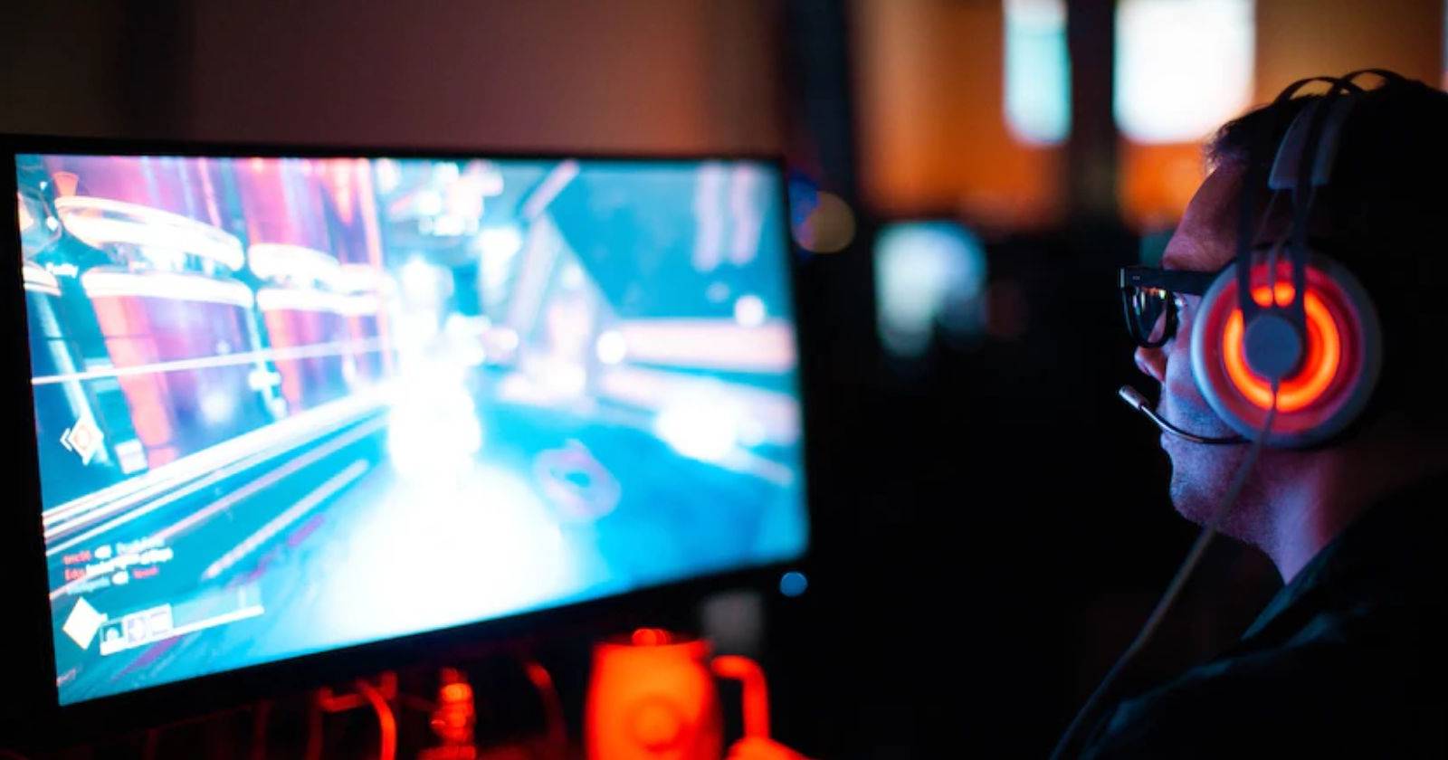 How to Add Random Moving Objects Using Python's Arcade Library