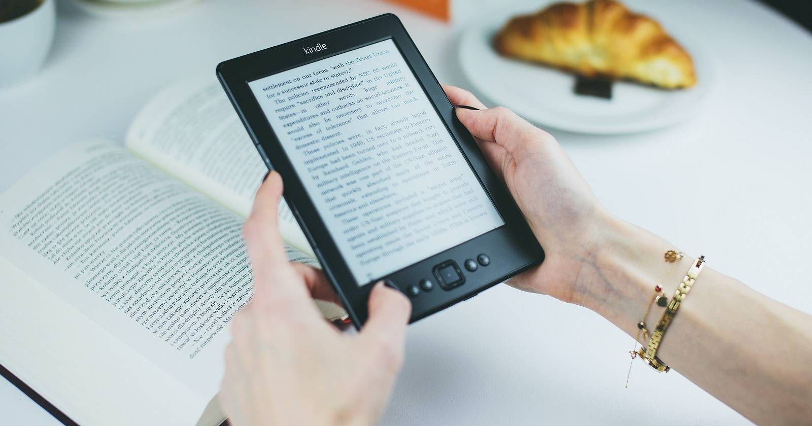 Are eReaders Worth It? The Pros and Cons
