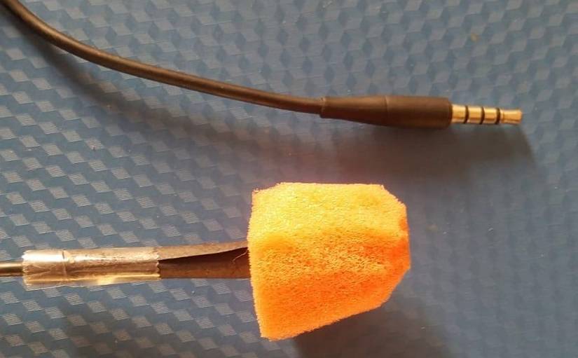 Don't Throw Them Away! 9 Projects to Reuse Old Earphones