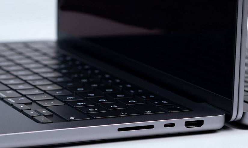 How to Import Photos From Your Camera Onto a Windows 10 PC