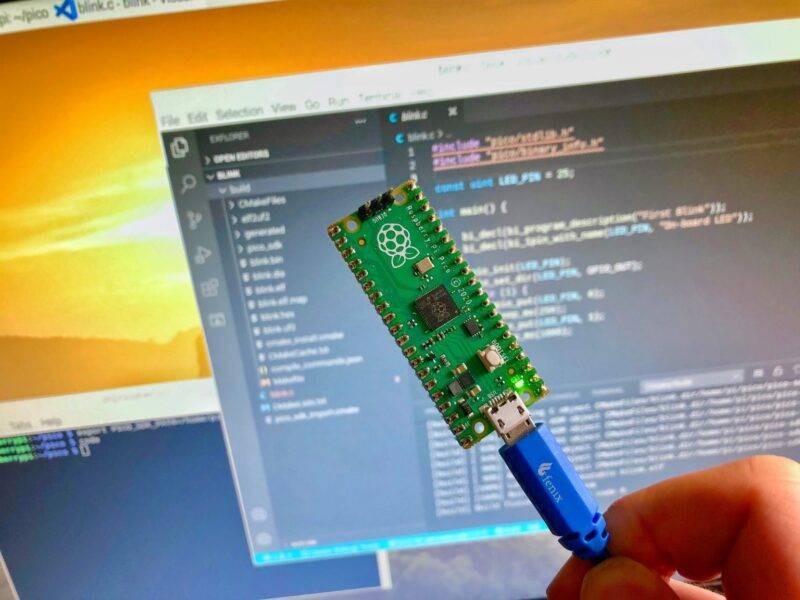 How to Power a Raspberry Pi Pico