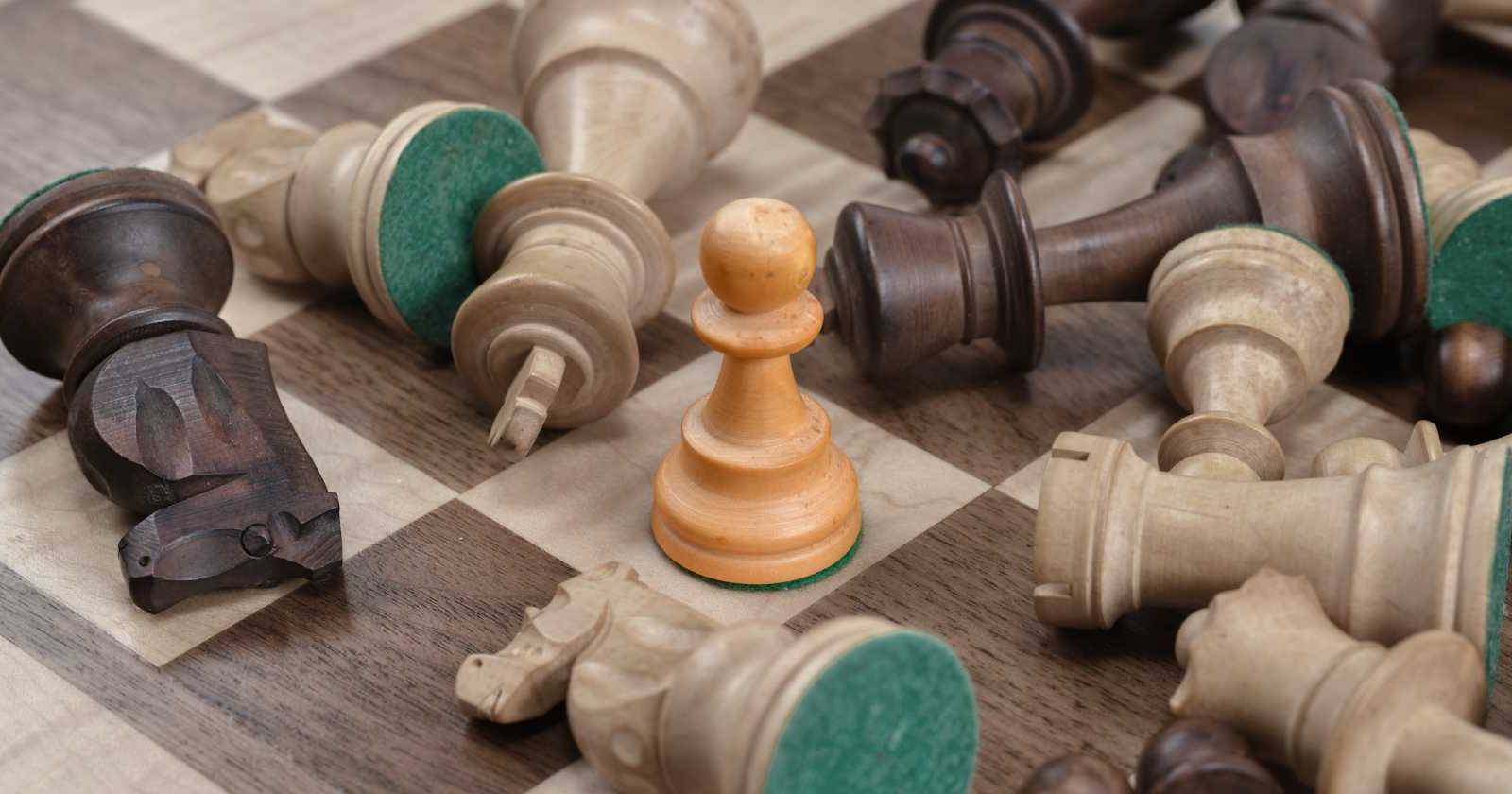 6 Quirky and Fun Chess Apps to Play Chess Variants Online or Against AI
