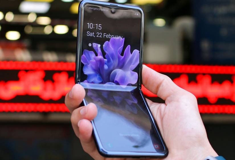 What Is a pOLED Display, and How Does It Improve Your Smartphone ...
