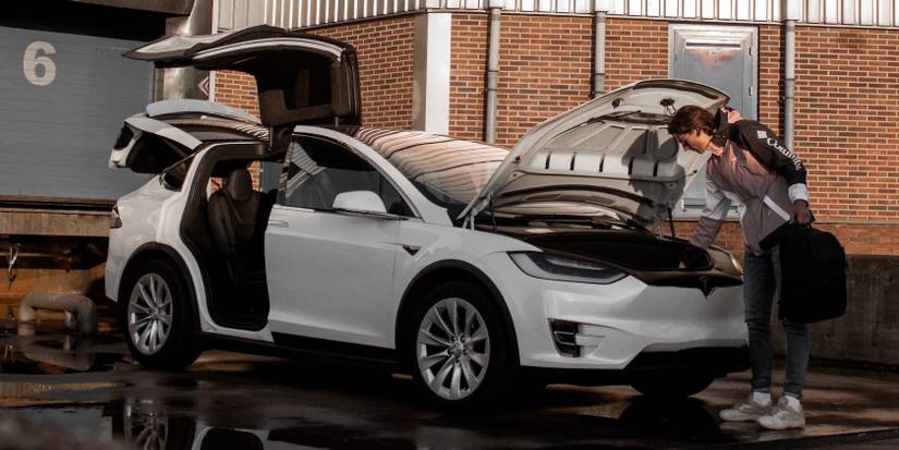 Tesla Model X vs. Model Y: What's the Difference?