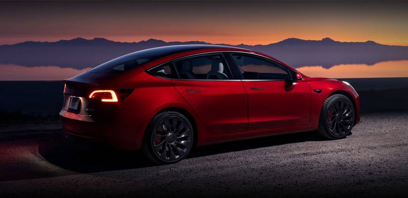 What Is Tesla’s Drag Strip Mode, and How Does It Work?