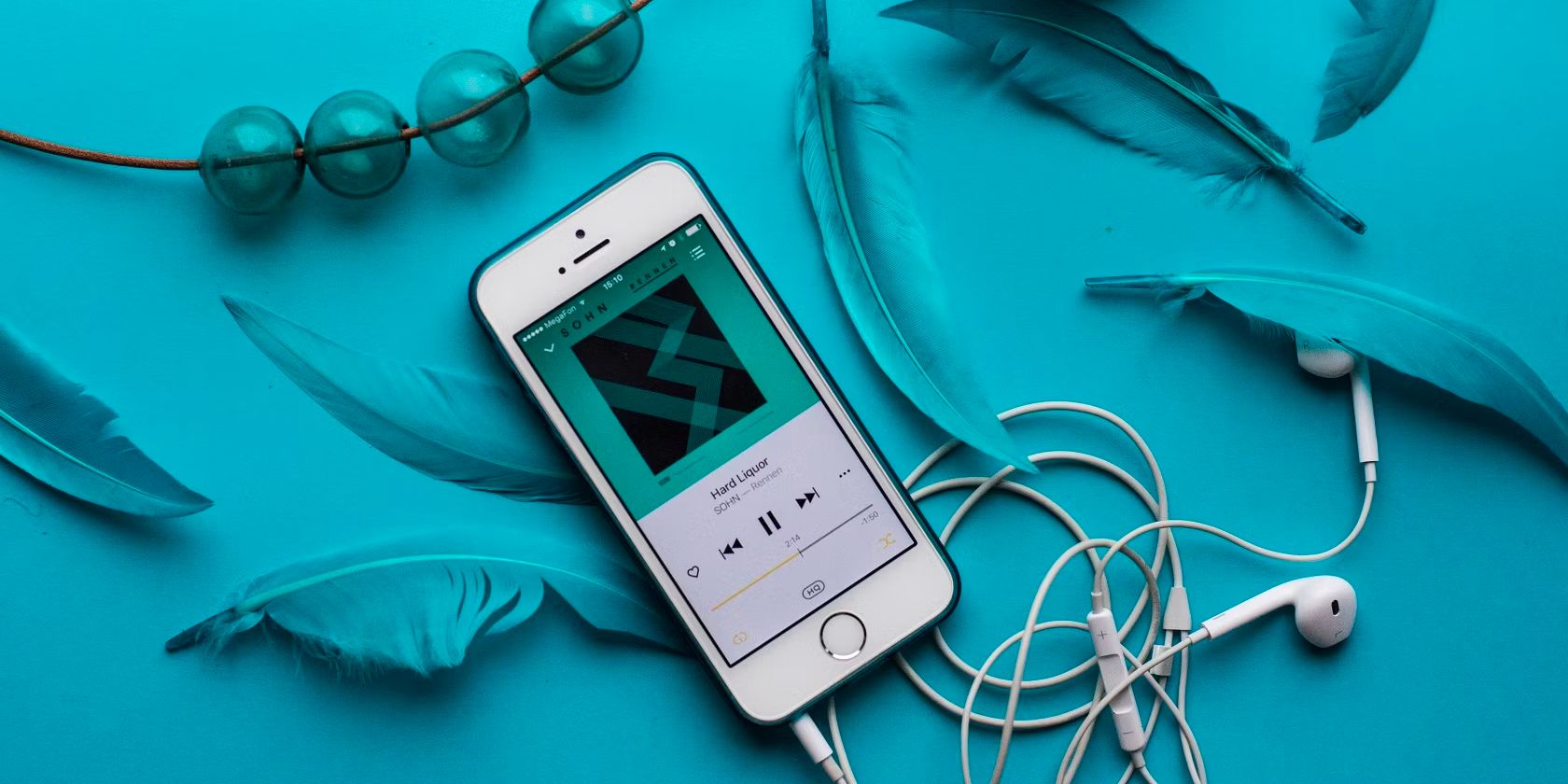 Don't Throw Them Away! 9 Projects to Reuse Old Earphones
