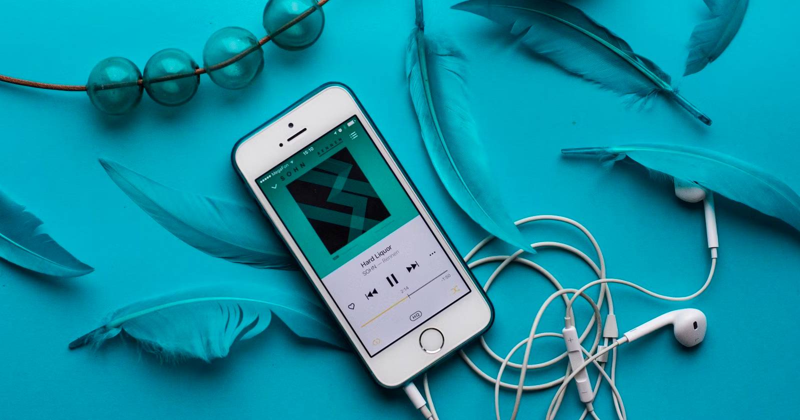 Don't Throw Them Away! 9 Projects to Reuse Old Earphones