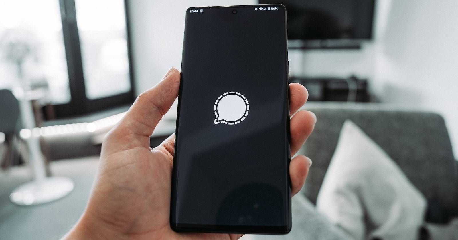 How to Schedule Messages on Signal
