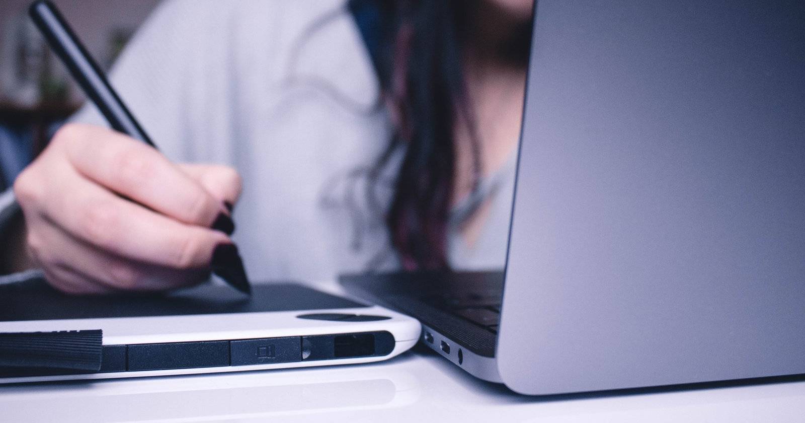 5 Health Benefits of Using a Stylus With Your PC, Phone, or Tablet