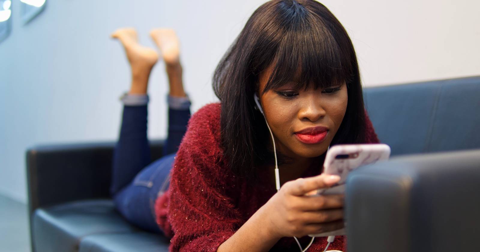 The 10 Best YouTube Channels to Listen to Audiobooks for Free (Legally)