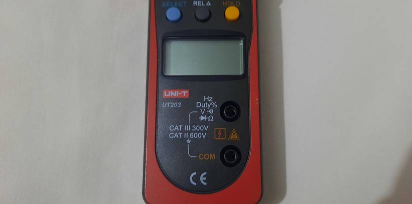 How to Use a Digital Clamp Meter for Electrical Measurements