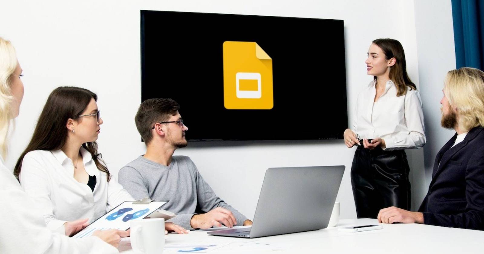 How to Use Google Slides to Create a Pitch Deck