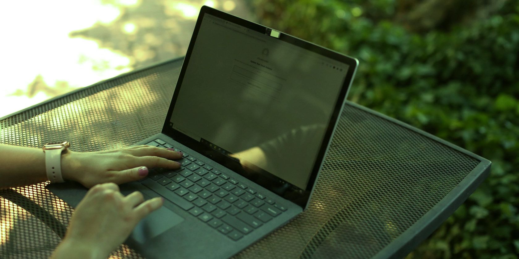 How to Fix a Yellow Tint on a Windows Laptop Screen