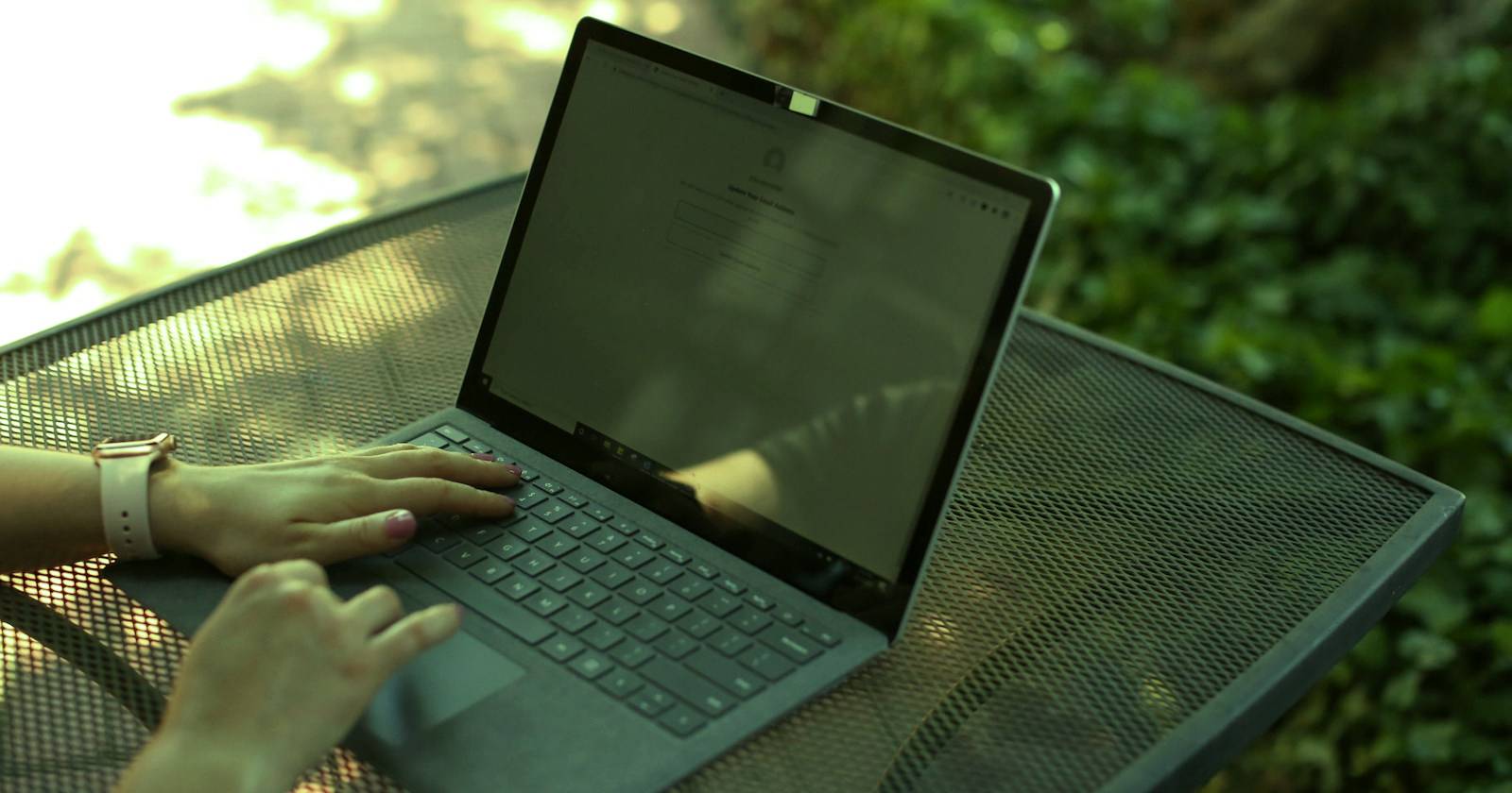 How to Fix a Yellow Tint on a Windows Laptop Screen