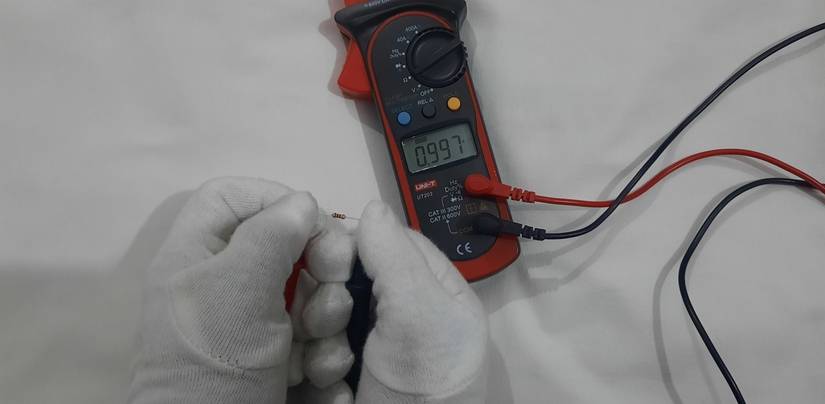 How to Use a Digital Clamp Meter for Electrical Measurements