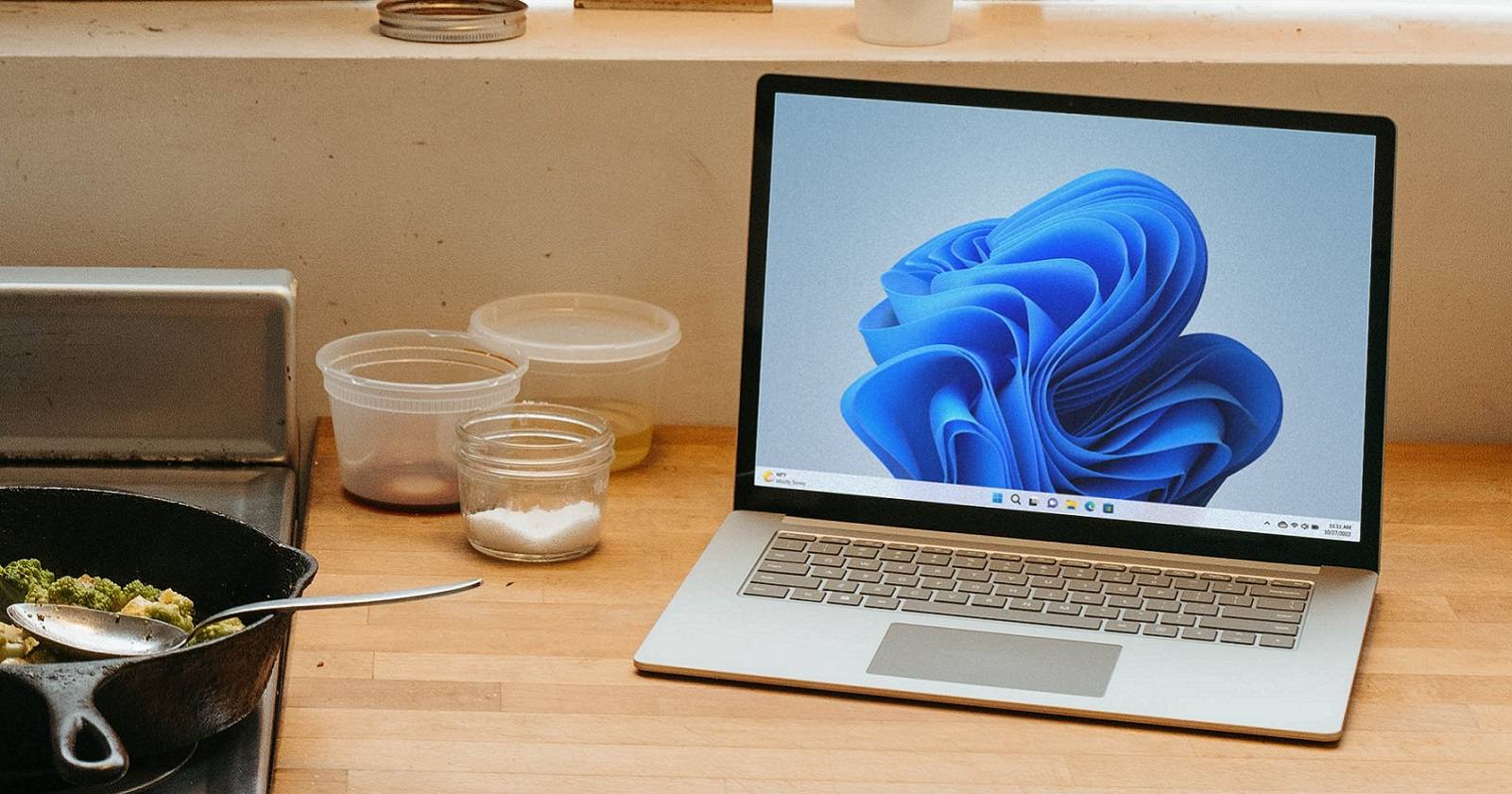 How to Add System Resource Usage Details to the Windows System Tray