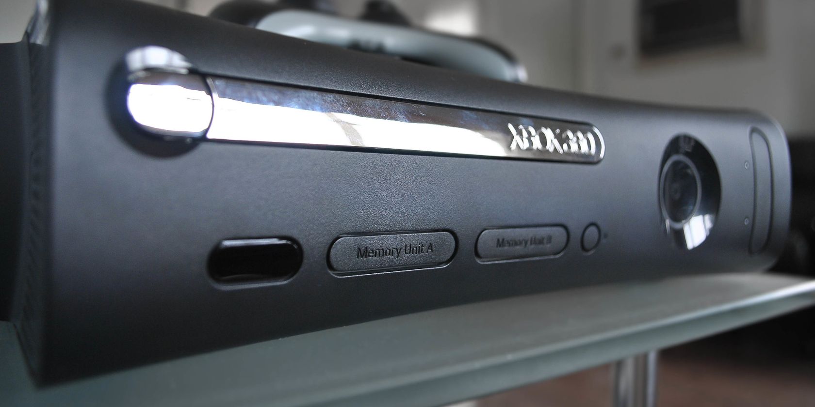 How to Take Apart an Xbox 360 Slim for Repairs and Modifications