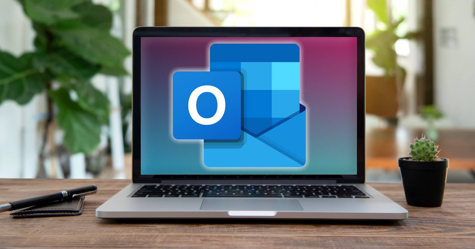 You Can Now Voice Dictate Emails in Microsoft Outlook, but Should You?