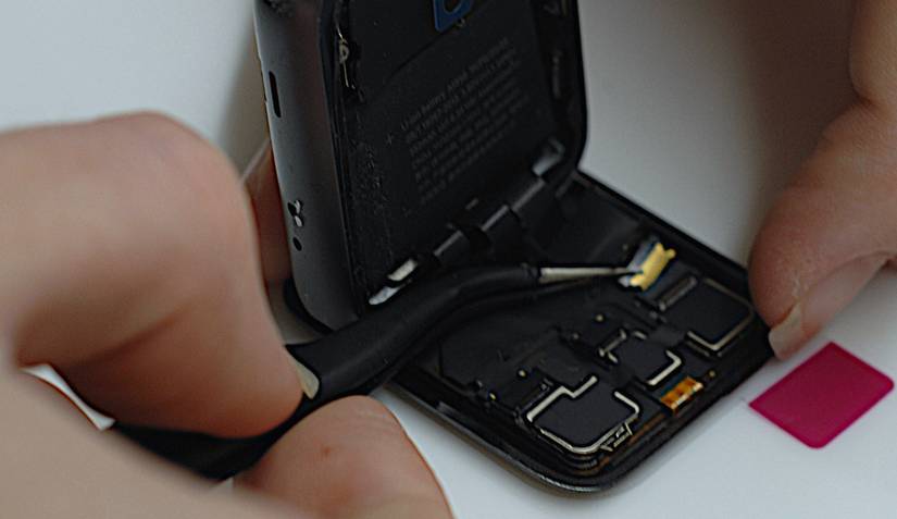 Apple Watch Screen Broke? Here's How to Fix it