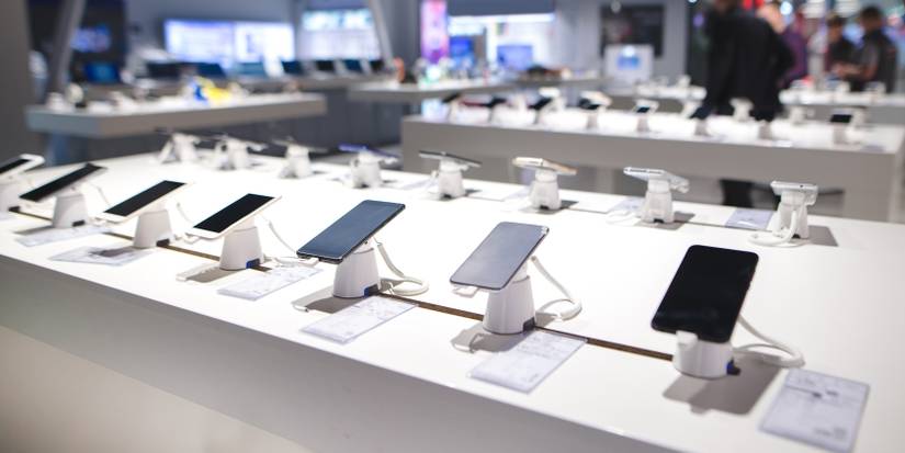 What's the Difference Between Samsung and Android Phones?