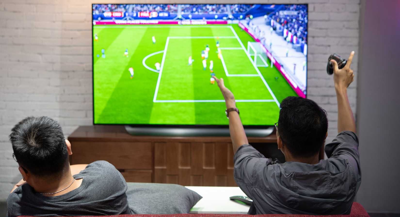 7 Things to Consider Before Using Your TV as a Monitor